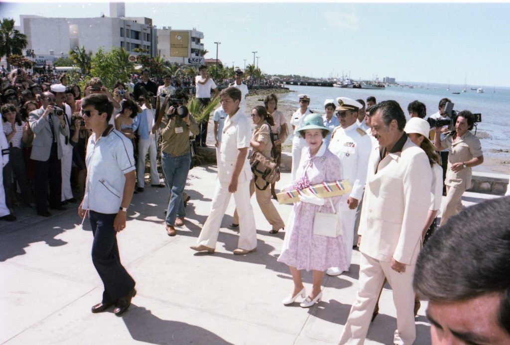 Espías, tras los pasos de la Reina Isabel II en sus visitas | EVOCACIONES